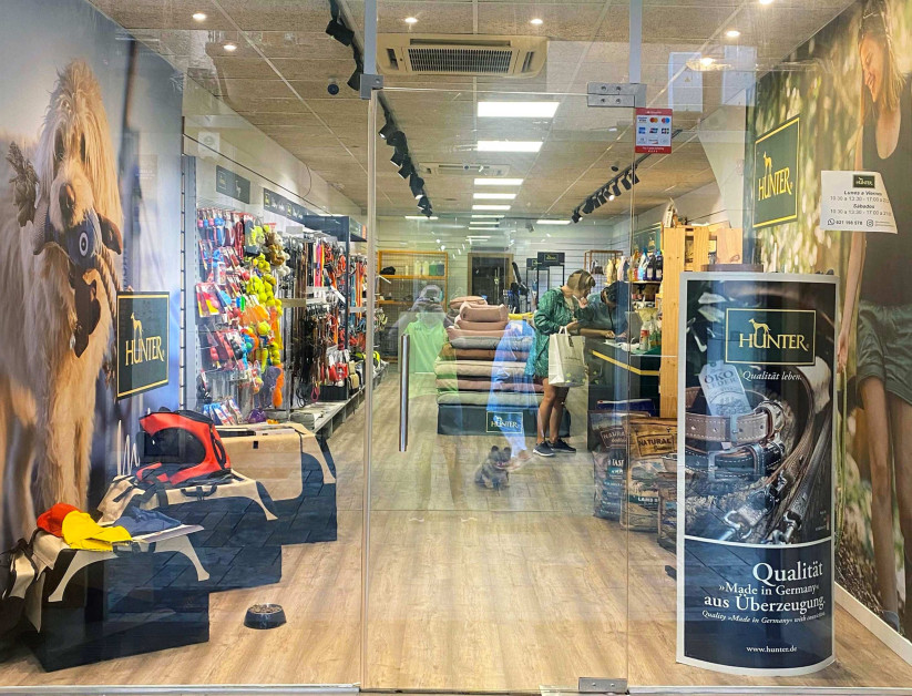 First Hunter brand store in Spain - petworldwide