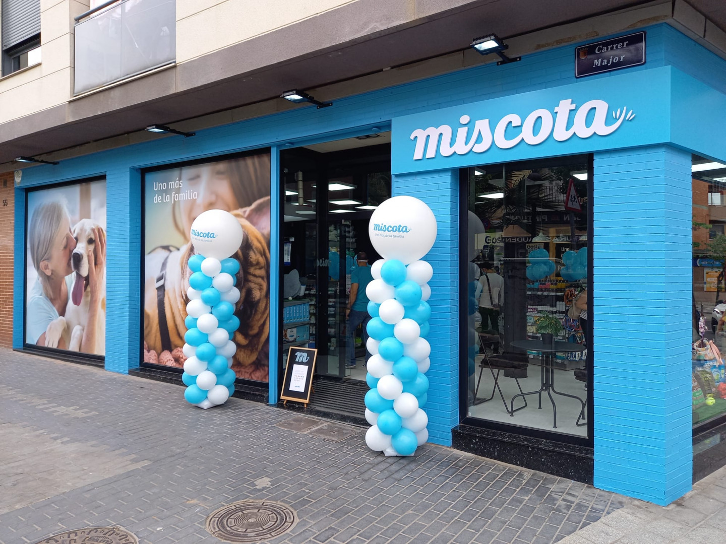 Miscota opens on 1 500 m² in Madrid - petworldwide