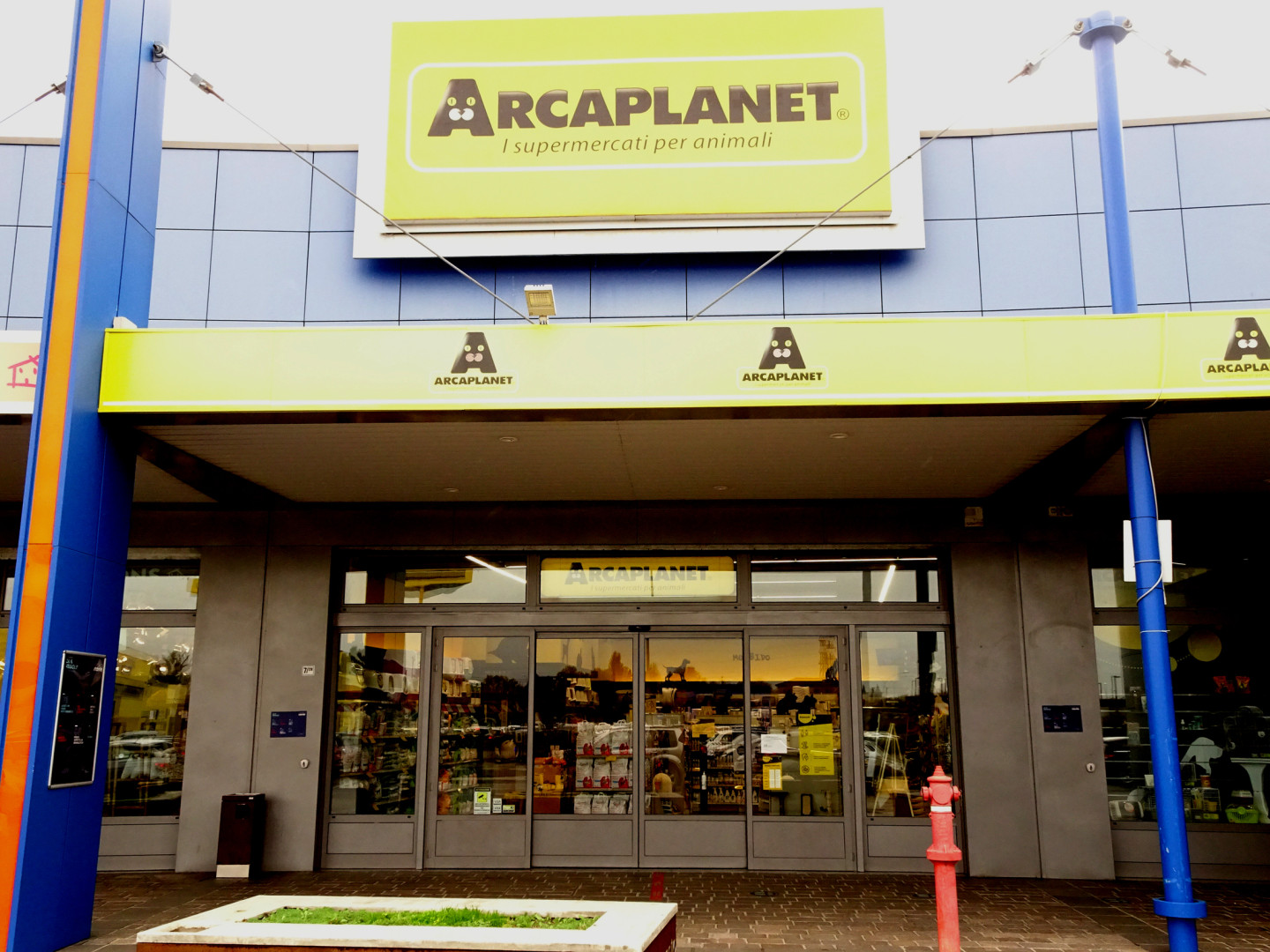 Arcaplanet opens new stores - petworldwide