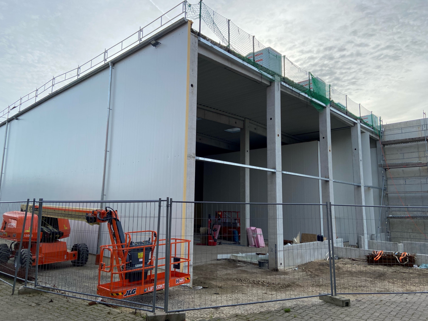 Seitz Group expands its warehousing... - petworldwide